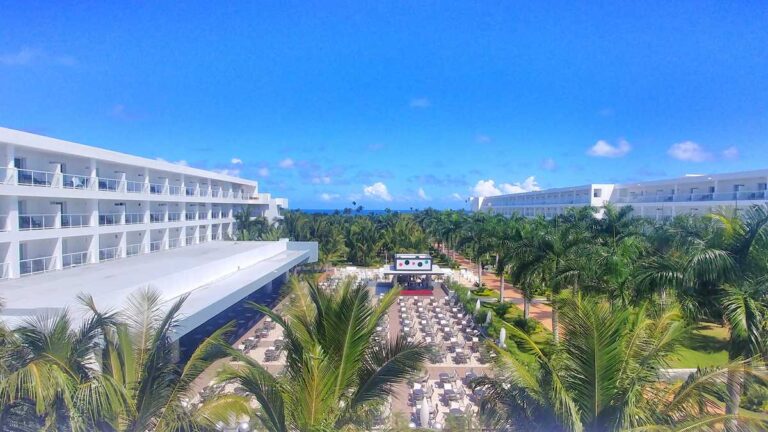 RIU Party – the wildest pool parties you will find in Punta Cana ...