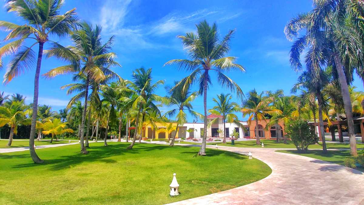 Tropical Deluxe Princess Punta Cana - a comprehensive review for this ...